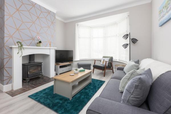 Charles Alexander Short Stay - Ansdell House - Blackpool