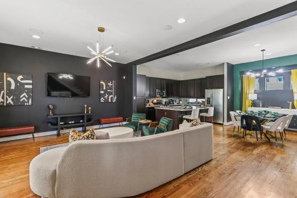 Stay In Style - Mins To Downtown - 5 Beds With Balcony - Houston