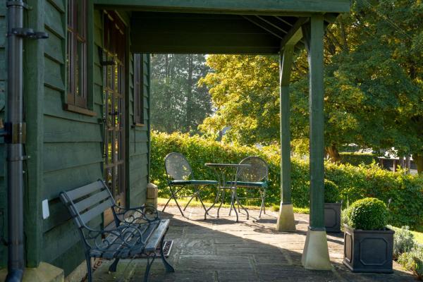 Beautiful Cottage With Stunning Views In Box - Cotswolds