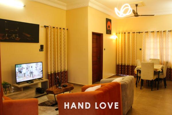 Hand Love - Cotonou