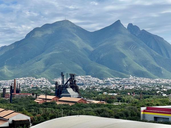 Industrial Stylish 3-br. Apartment & City Views In Front Of Parque Fundidora & Arena Mty - Monterrey