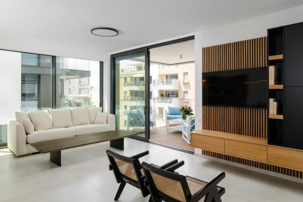 Wood Up By Holyguest - Tel Aviv