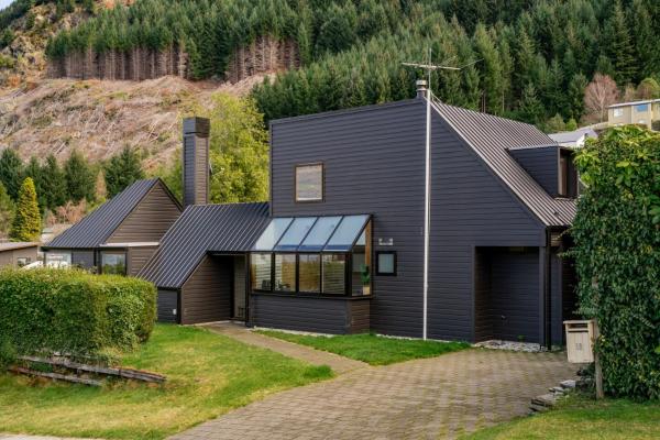 Sunshine Bay Lake Views - Arrowtown