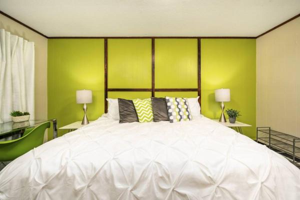 Heirs Living : Zen - Near Downtown . 1br Fully Furnished . Free Parking . King Bed . Pet Friendly - Alexandria, LA