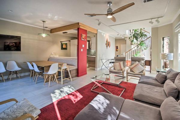 Family-friendly Houston Home With Private Backyard! - Houston, TX