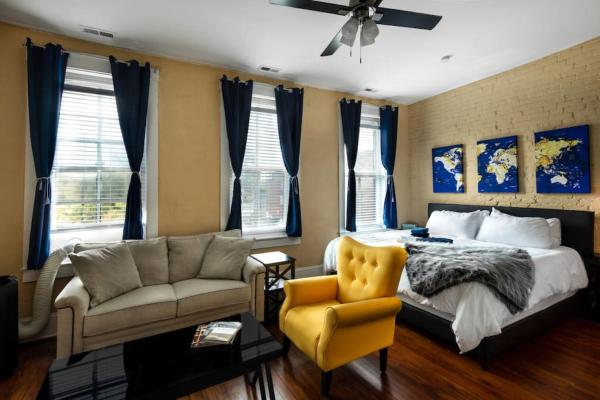Stay On Main 319 N Main - Chesterfield, MO