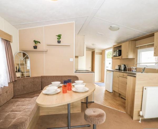2br-seeps4-beachfront-parking-pool-petsok - Isle of Wight