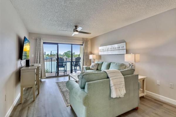 Land's End 4-202 Bay Front - Premier - St. Pete Beach, FL
