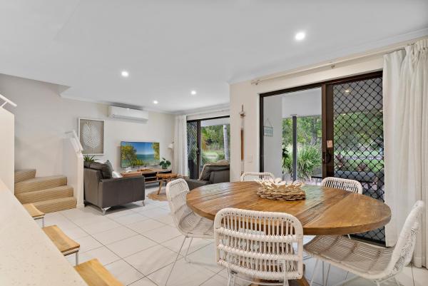 Tropical Retreat In 2 Bedroom Townhouse - Sunshine Coast