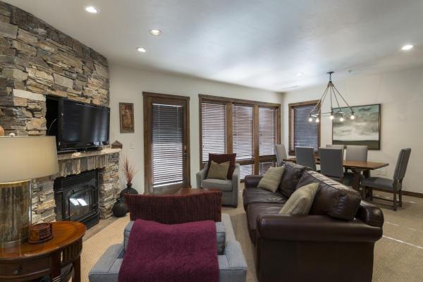 Hotel Room - Silver Baron Lodge Hotel Room - Park City, UT