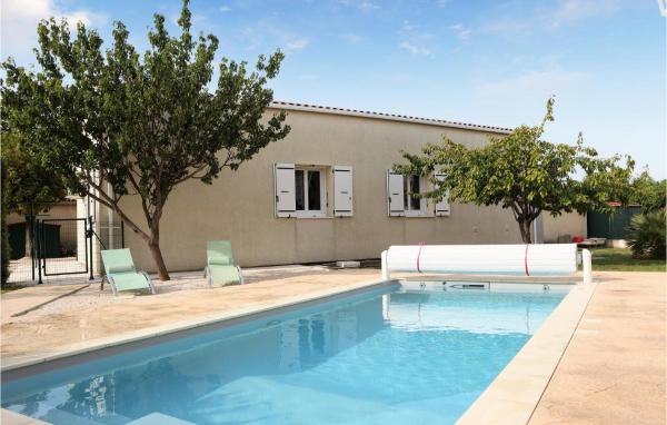 Awesome Home In Pierrelatte With Wifi - Neaux