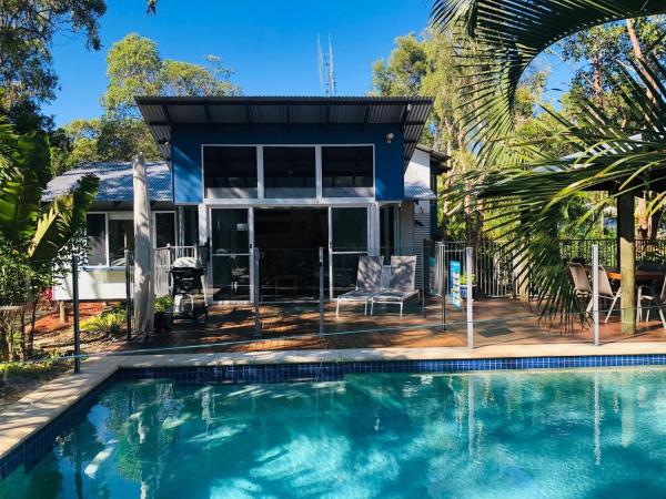 Popular Holiday Home With A Pool And Minutes To The Beach. - Rainbow Beach