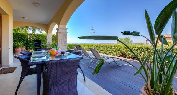 Ground Floor Apartment Anthos With Beautiful Sea Views On Aphrodite Hills Resort - Куклиа