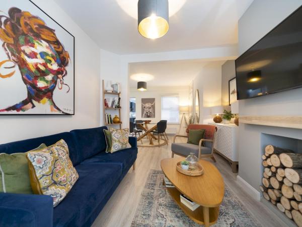 Pass The Keys 58 Lw Ave Stunning 2br Terrace Top Location Lots Nearby - Belfast