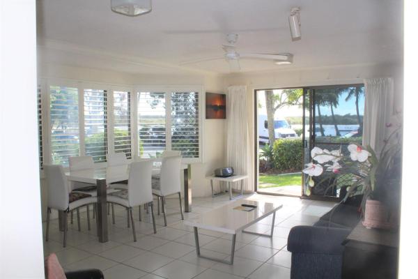 1 Aarons Villa - Noosaville