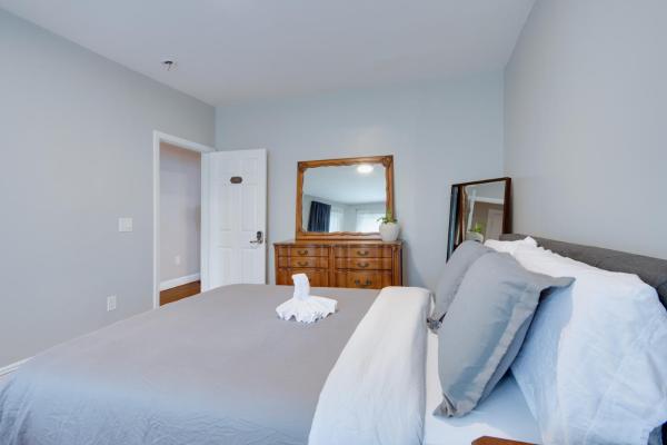 Boston Three Bedroom Apartment - Franklin Park Zoo, Boston