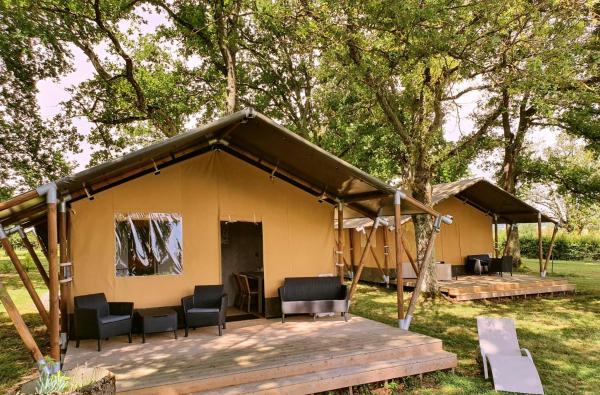 Glamping Les Arbres, Luxe Safaritent Met Zwembad - Bourbon-Lancy
