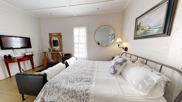 The Farmhouse Private Apartments - Eufaula, AL