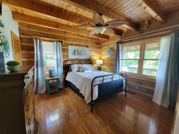 Lake View Retreat - Dandridge, TN