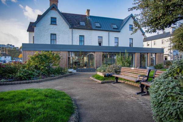 Ocean Cabins No 7 At The Square - Saundersfoot - Narberth