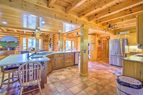 Calhoun Cabin With River View And Wraparound Deck - Georgia