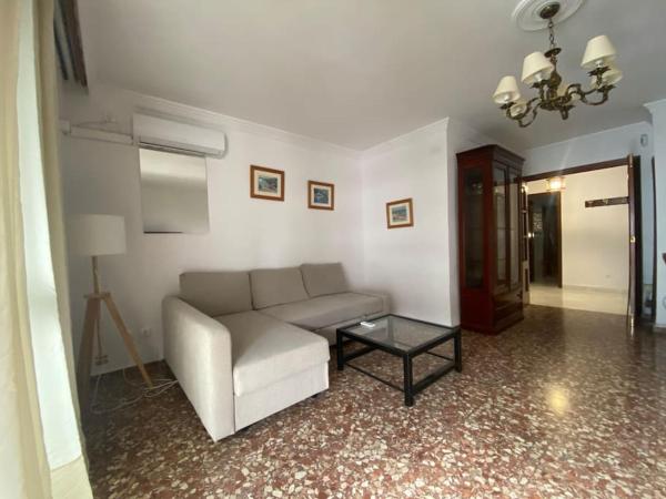 Funcional Piso 4 Dormitorios Frente A Santa Justa - Dos Hermanas