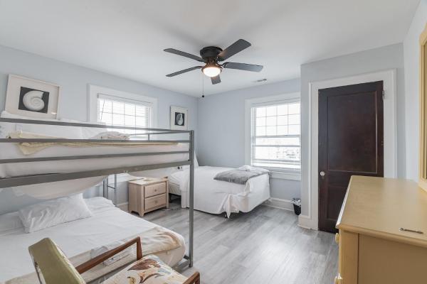 Large Patio With Ocean Views Beach Block Parking Unit 3 - Egg Harbor Township, NJ