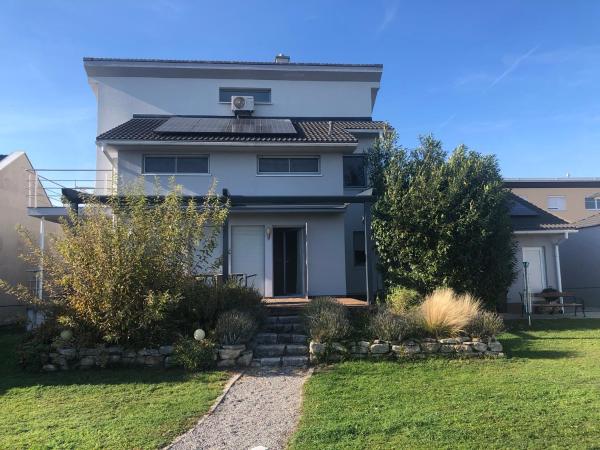 Lakeside Villa - Gols