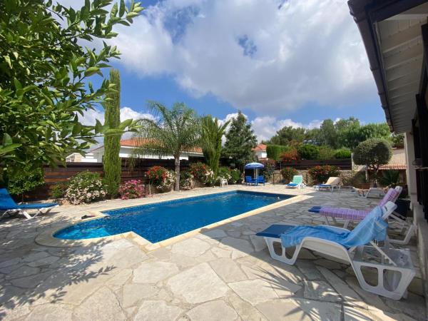 Le Caroubier Splendid 3 Bedrooms Bungalow - Ипсонас