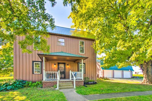 Beautifully Restored Farmhouse In Marshall! - Lincoln Trail State Park, Marshall