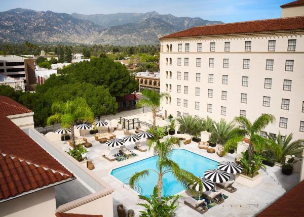 Classic Corner One King Bed Room At Pasadena Hotel & Pool - Rosemead, CA