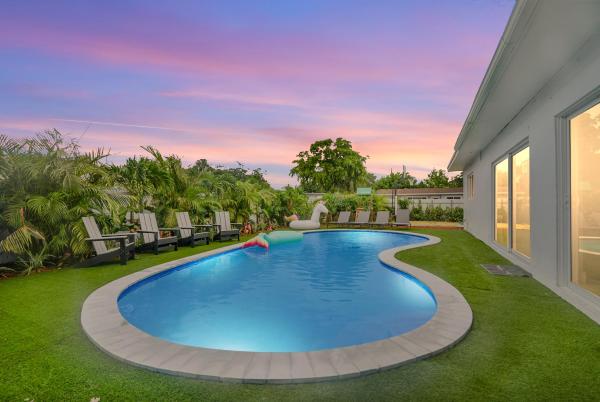 Family 5br Miami Resort Pool, Sports & Bbq Oasis L04 - ミラマー, FL