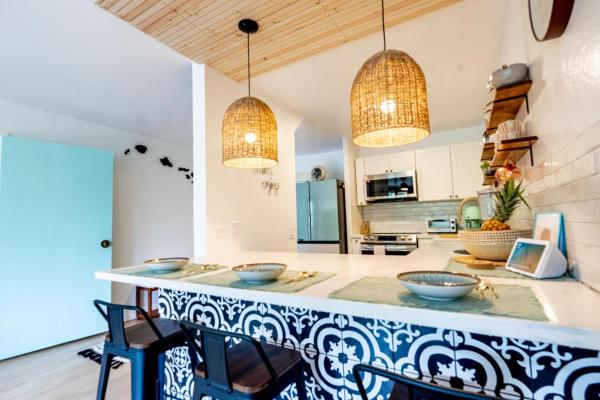 Hawaii Lifestyle Design Condo L Pool L Near Beach L Ac L Free Parking L Sleeps 6 - Kailua-Kona, HI