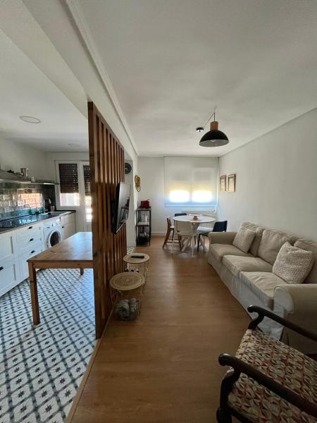 Apartment For 4 In Lejona Casa Natalia No Elevator - Plencia