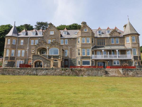 On The Straits - Bangor, UK