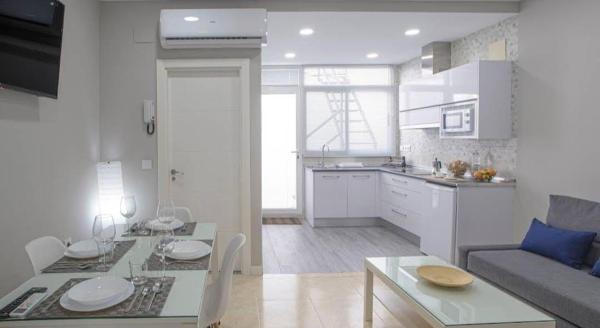 Domus Deorum- A 200 M Del Teatro Romano - Mérida, Espagne