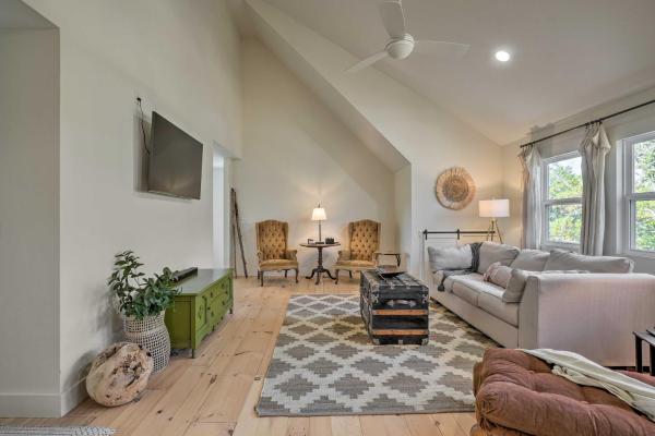 Modern Cottage Escape On Table Rock Lake! - Eagle Rock, MO