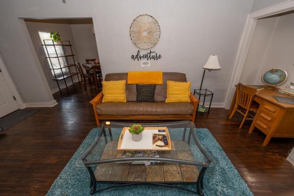 The Charmer, Fiber Internet, Roku Tvs, Washer & Dryer, Near Dt Chickasha And Leg Lamp! - Lake Chickasha, OK