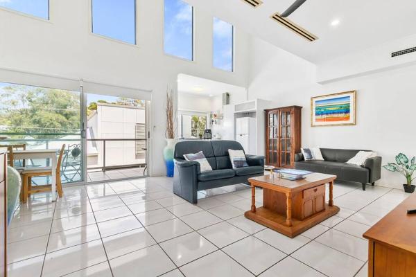 Smooth Sailing -Modern 2 Bedroom Apartment! - Brisbane