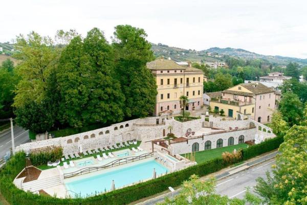 Hotel Corte Dei Tini - Téramo