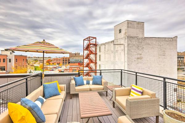 Downtown Condo With Rooftop Patio And City Views! - Nebraska
