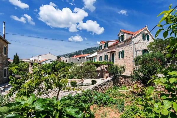 Apartments With A Parking Space Bol, Brac - 20178 - Stari Grad
