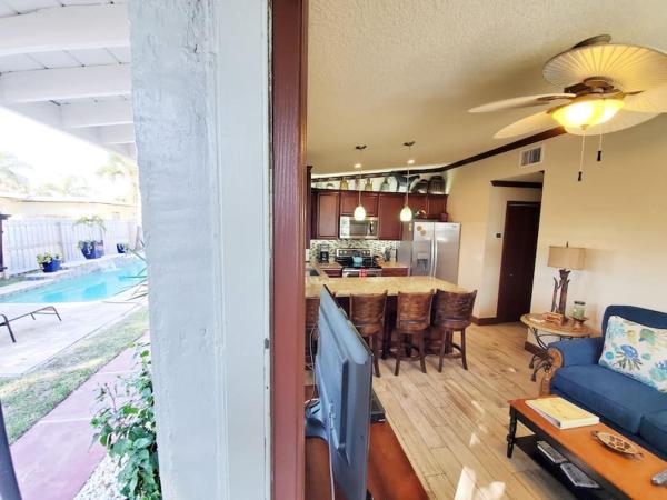 Hawaiian Cottage - Heated Pool Walk To The Beach - Cape Canaveral, FL