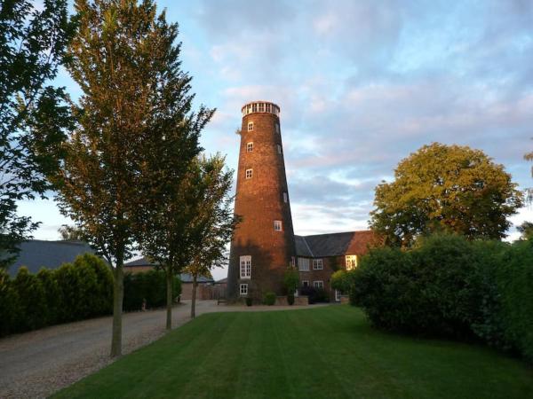 The Old Mill, 7 Storey,, Dog Friendly Outdoor Pool & Bbq - Downham Market