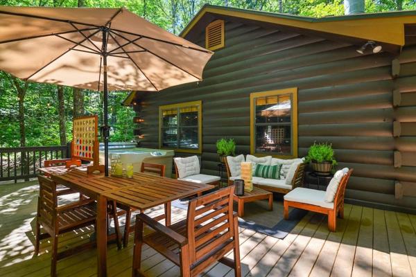 Peaceful Nature Getaway- With Hot Tub & Fire Pit - Blue Ridge, GA