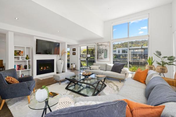 The Cove - Luxury Waterfront Accommodation - Dromana