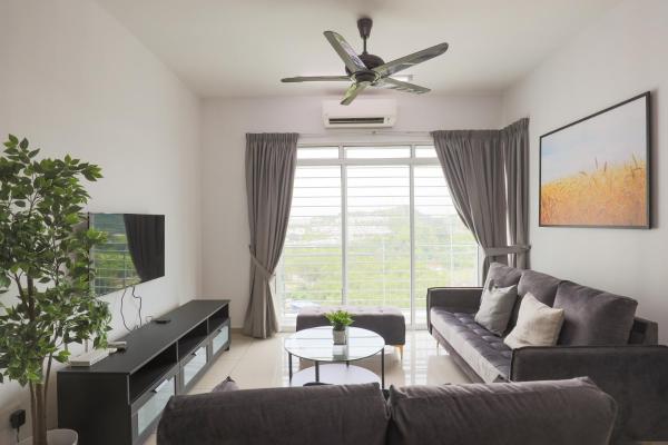 Cozy 3-bedroom Condo With Pool - Seri Kembangan - Seri Kembangan