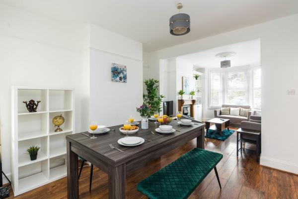 Edridge Lodge Photo Id Required - Bromley