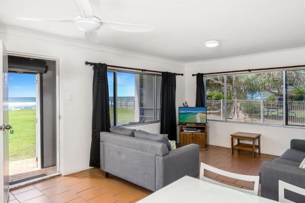 Absolute Beachfront Apartment 1t - Alstonville