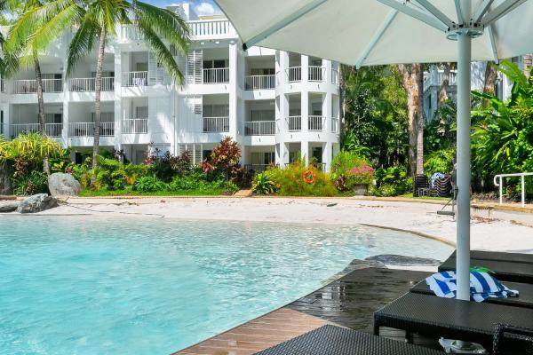 Luxury 2 Bedroom Beach Club Apartment - Palm Cove